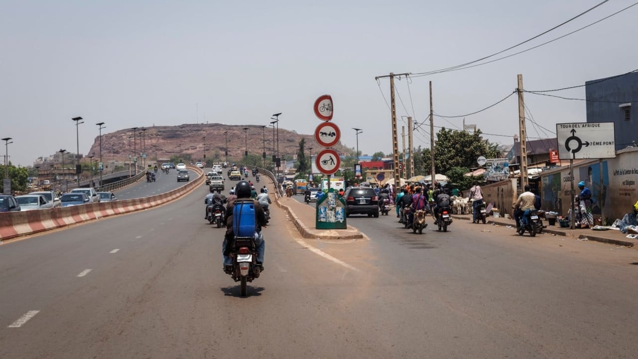 transport companies suspend operations in Mali due to road blockades ...